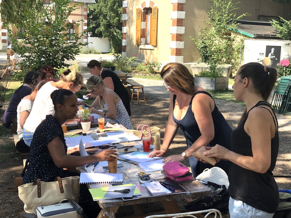 Un atelier de calligraphie moderne à Annecy avec Skriva - Le Blog de Néroli